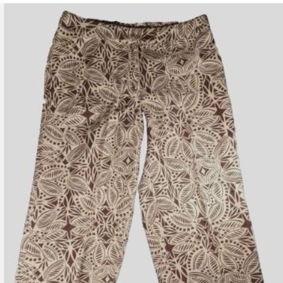 Onque Casuals | Pants & Jumpsuits | Onque Capri Pants Womens Medium 0 ...